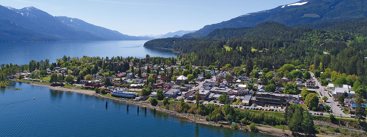 Kaslo's Official Guide - Kootenay Lake Tourism, BC produced by Pennywise