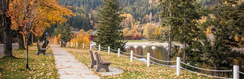 Kaslo's Official Guide - Kootenay Lake Tourism, BC produced by Pennywise